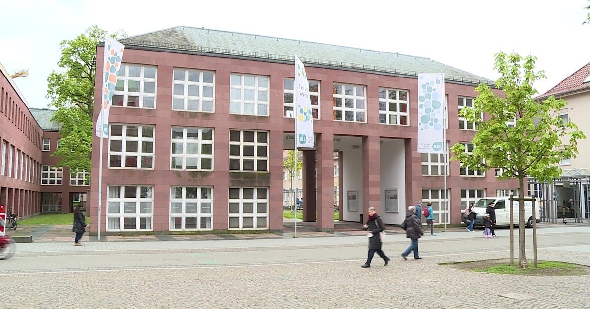 Neue Ausstellung in der Badischen Landesbibliothek | Baden TV